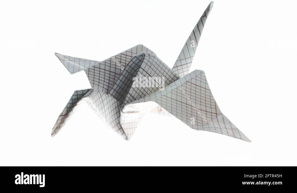 Flying origami crane, animated in 4k Stock Video Footage - Alamy