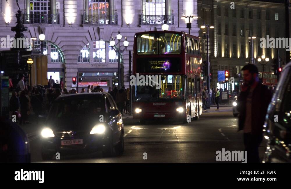 Busy street at night london Stock Videos & Footage - HD and 4K Video ...