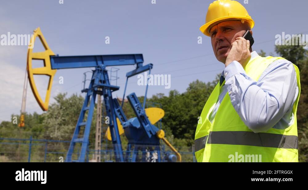 Technical reporting Stock Videos & Footage - HD and 4K Video Clips - Alamy