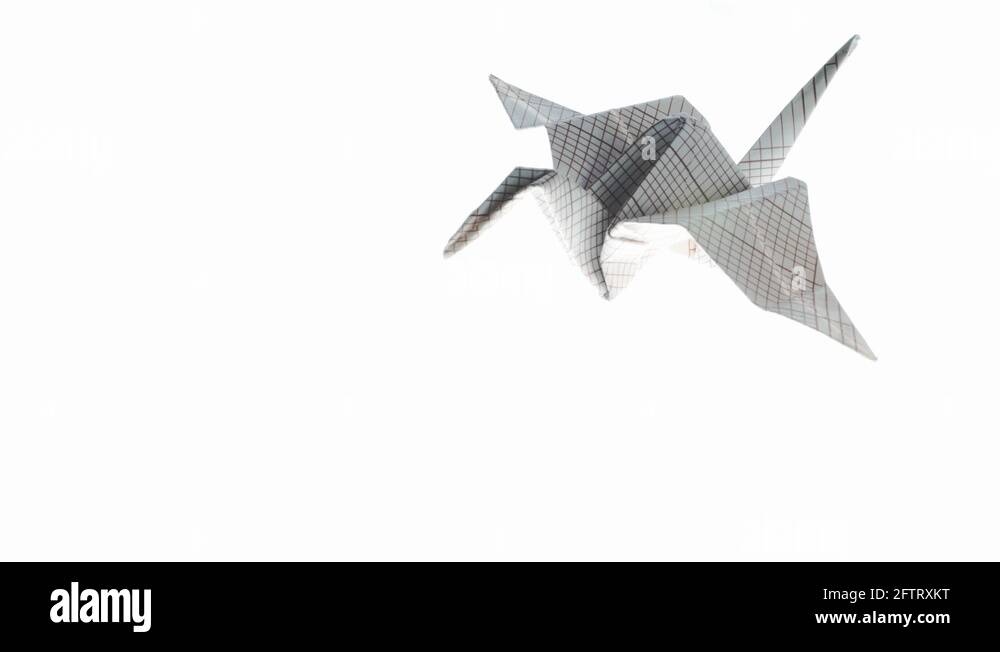 Flying origami crane, animated in 4k Stock Video Footage - Alamy