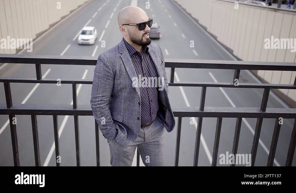 Business suit bridge Stock Videos & Footage - HD and 4K Video Clips - Alamy