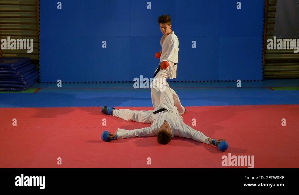 Boys fighting in Stock Videos & Footage - HD and 4K Video Clips - Alamy