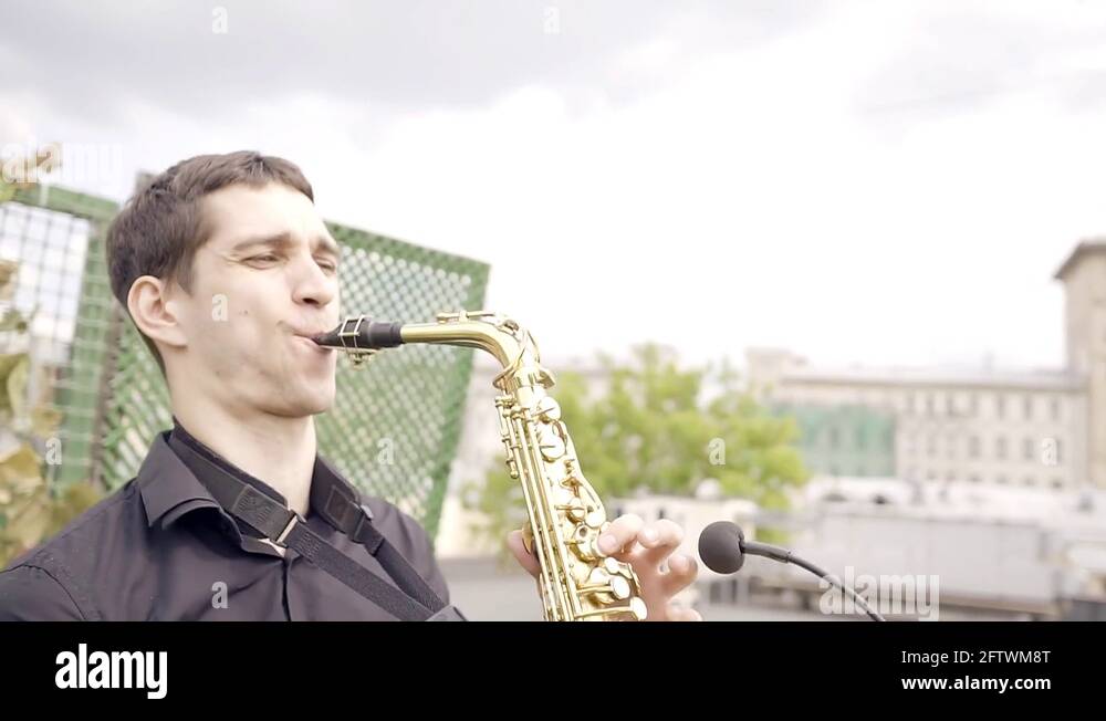 Saxophone profile Stock Videos & Footage - HD and 4K Video Clips - Alamy