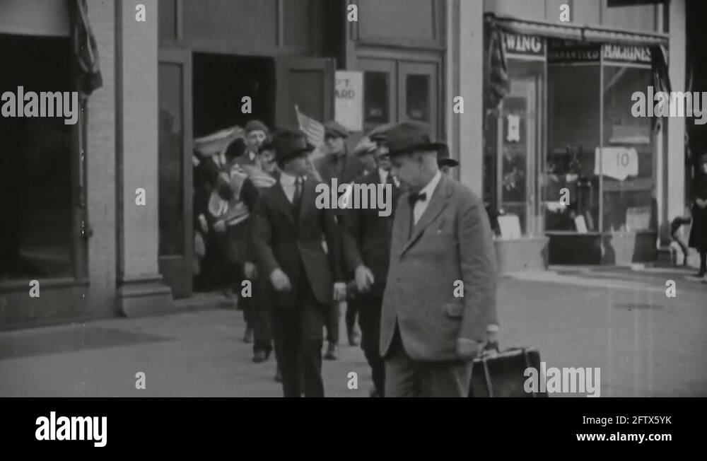 Military mustering Stock Videos & Footage - HD and 4K Video Clips - Alamy