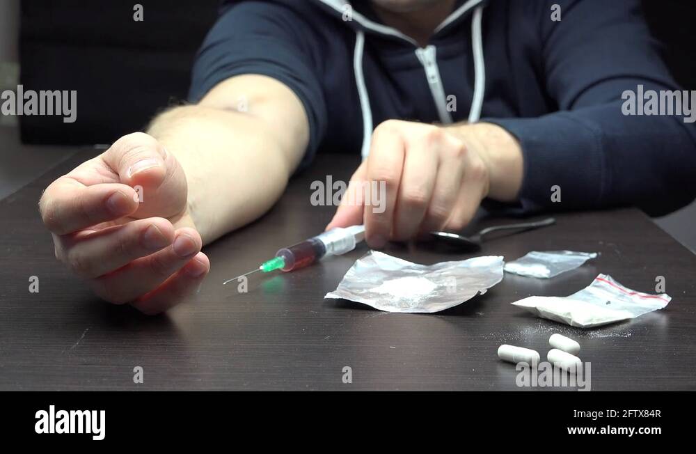 Man injecting drugs Stock Videos & Footage - HD and 4K Video Clips - Alamy
