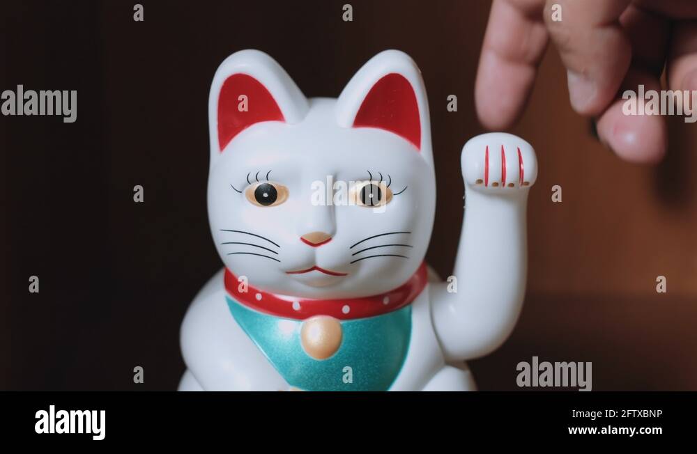 Red maneki neko Stock Videos & Footage - HD and 4K Video Clips - Alamy