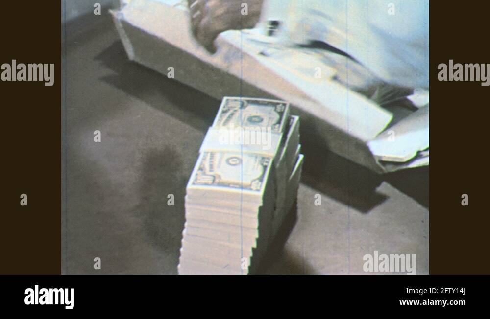 Break seal Stock Videos & Footage - HD and 4K Video Clips - Alamy