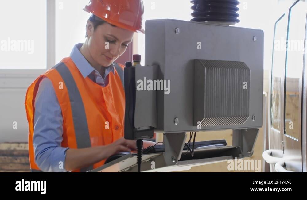 Operating technician Stock Videos & Footage - HD and 4K Video Clips - Alamy