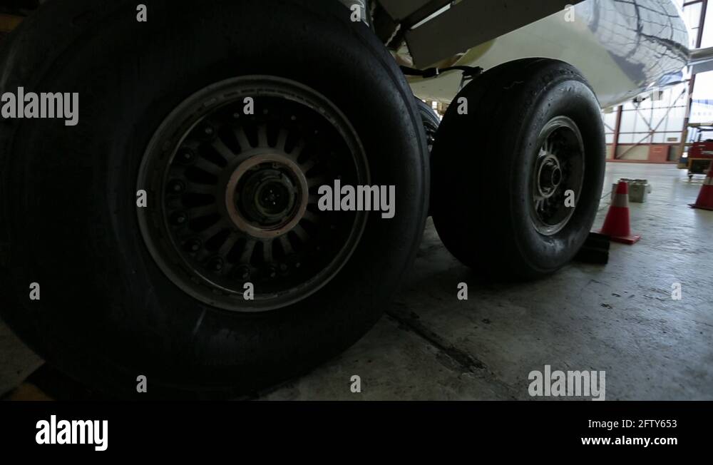 Planes wheels Stock Videos & Footage - HD and 4K Video Clips - Alamy