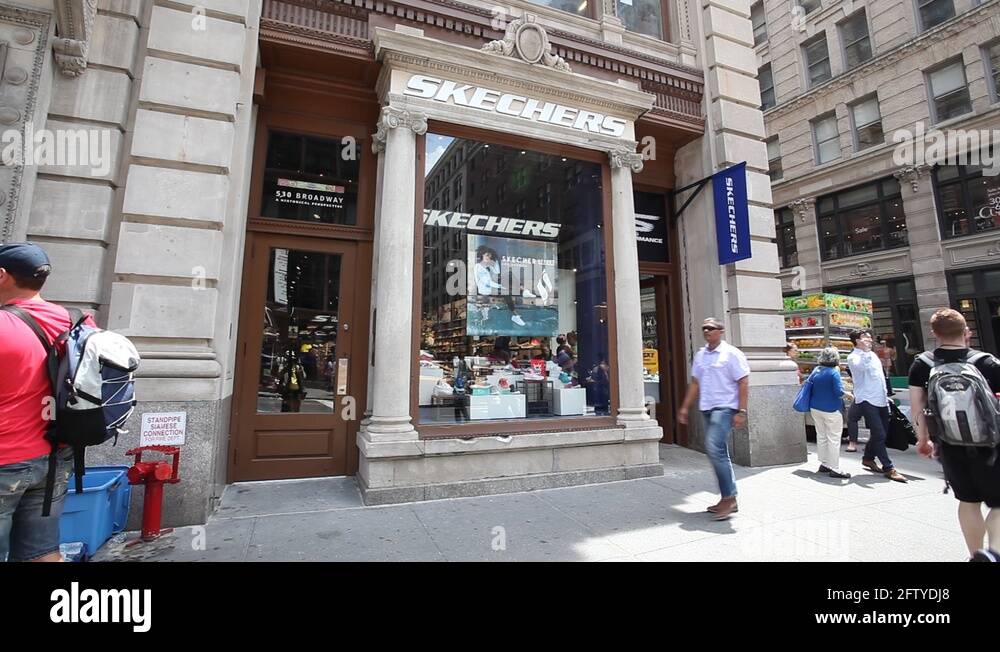 Skechers Stock Videos & Footage - HD and 4K Video Clips - Alamy
