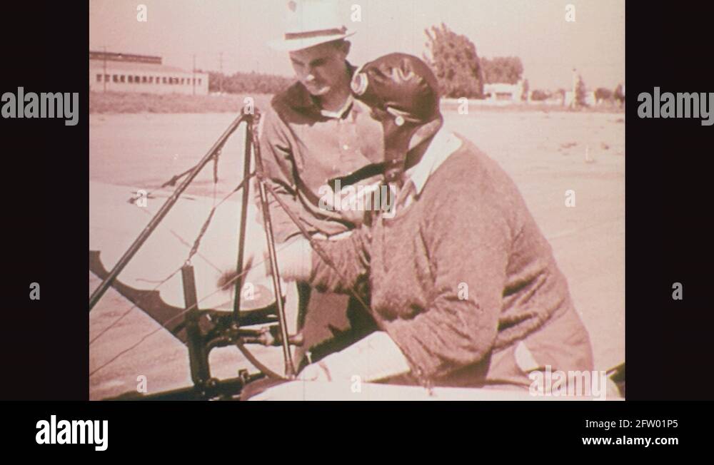 Man bicycle 1920s Stock Videos & Footage - HD and 4K Video Clips - Alamy