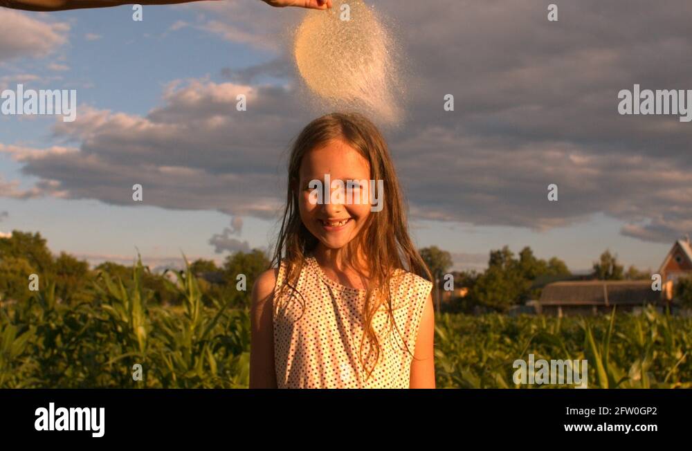 Balloon head Stock Videos & Footage - HD and 4K Video Clips - Alamy