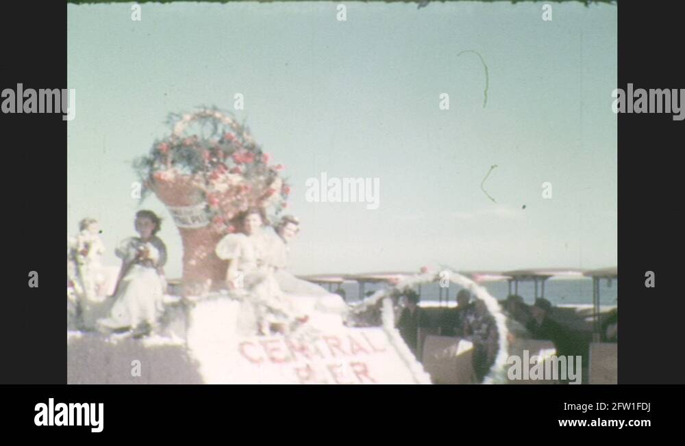 1930s parade float Stock Videos & Footage - HD and 4K Video Clips - Alamy