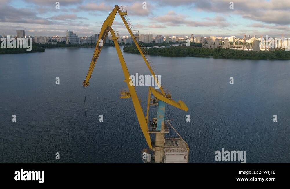 Cargo buildings Stock Videos & Footage - HD and 4K Video Clips - Alamy