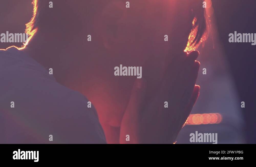 Woman sad bench Stock Videos & Footage - HD and 4K Video Clips - Alamy