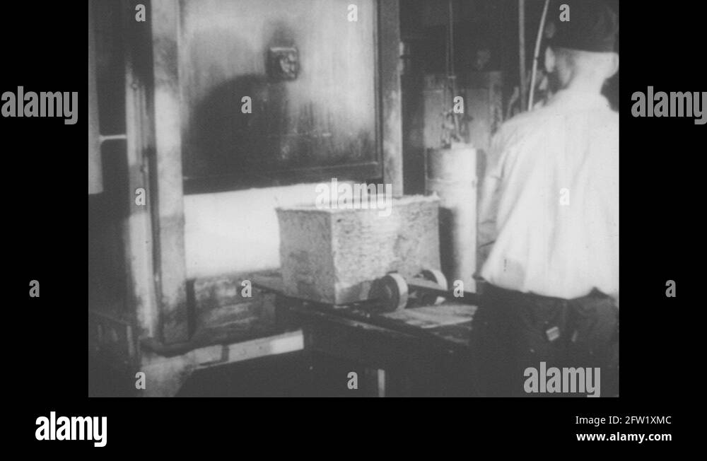 Push box Stock Videos & Footage - HD and 4K Video Clips - Alamy