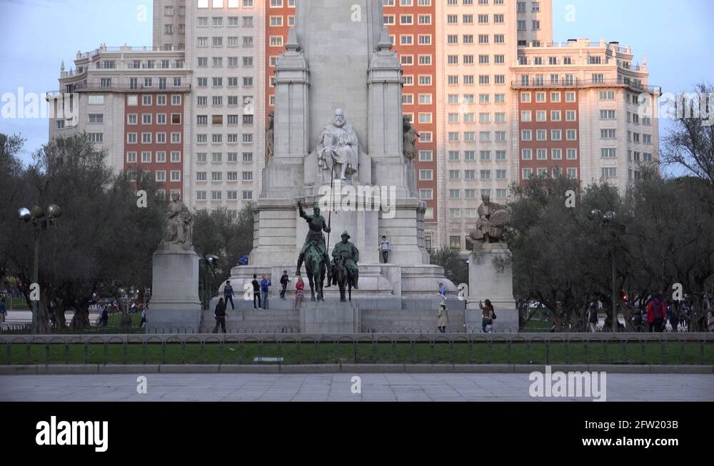 Don quijote statue cervantes Stock Videos & Footage - HD and 4K Video ...