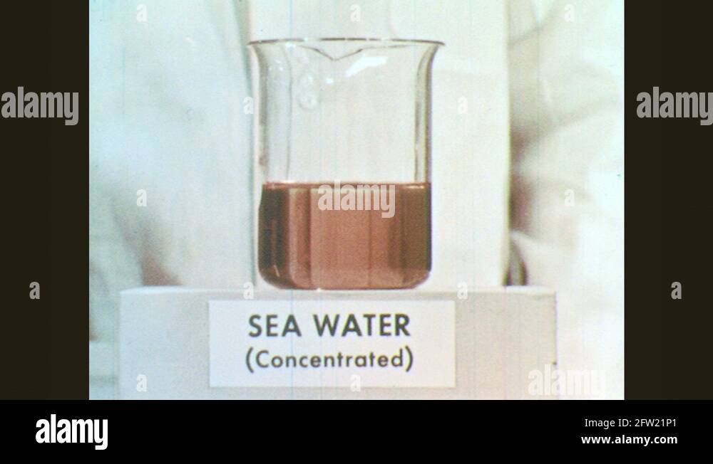 Flask with solution Stock Videos & Footage - HD and 4K Video Clips - Alamy