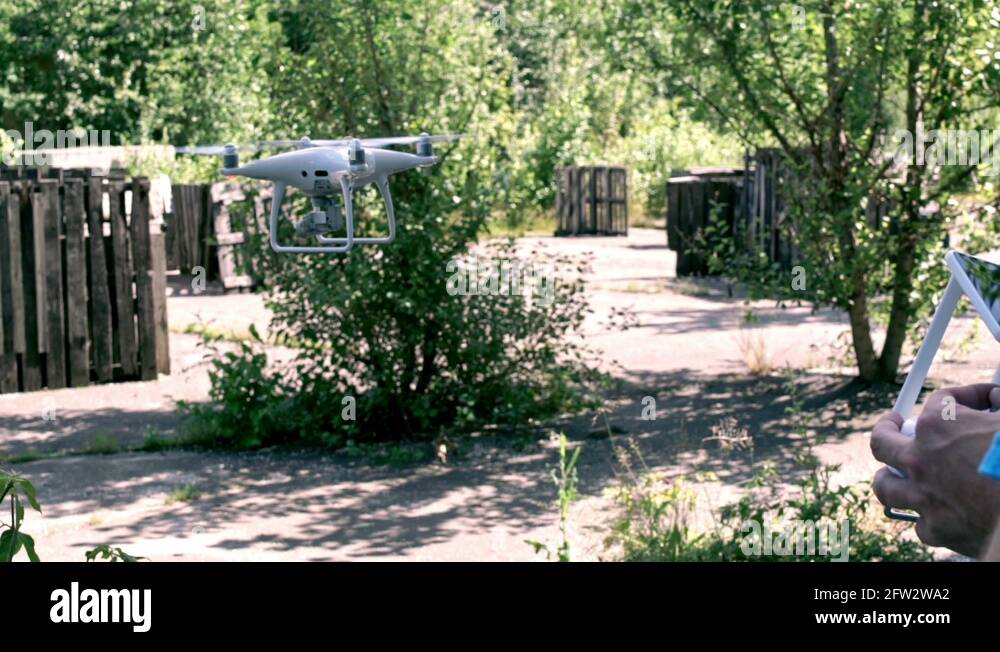 Man piloting drone Stock Videos & Footage - HD and 4K Video Clips - Alamy