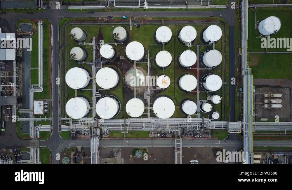 Cylindrical tanks Stock Videos & Footage - HD and 4K Video Clips - Alamy