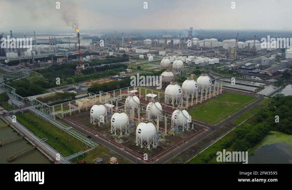 Oil refinery spherical storage tanks Stock Videos & Footage - HD and 4K ...