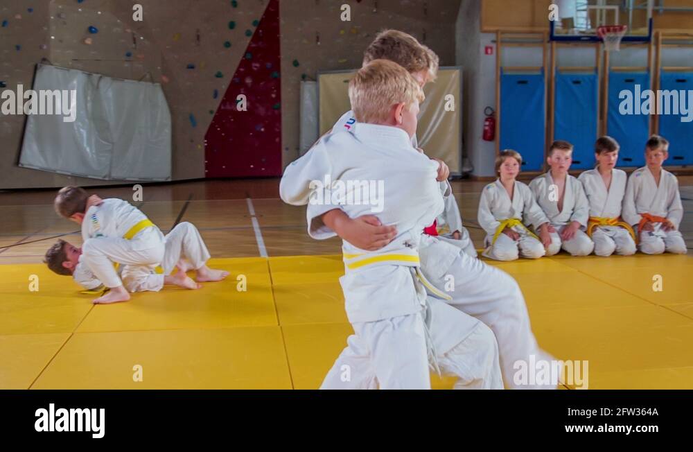 Boys judo Stock Videos & Footage - HD and 4K Video Clips - Alamy