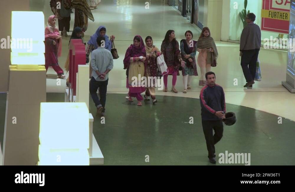 Posh shopping mall Stock Videos & Footage - HD and 4K Video Clips - Alamy