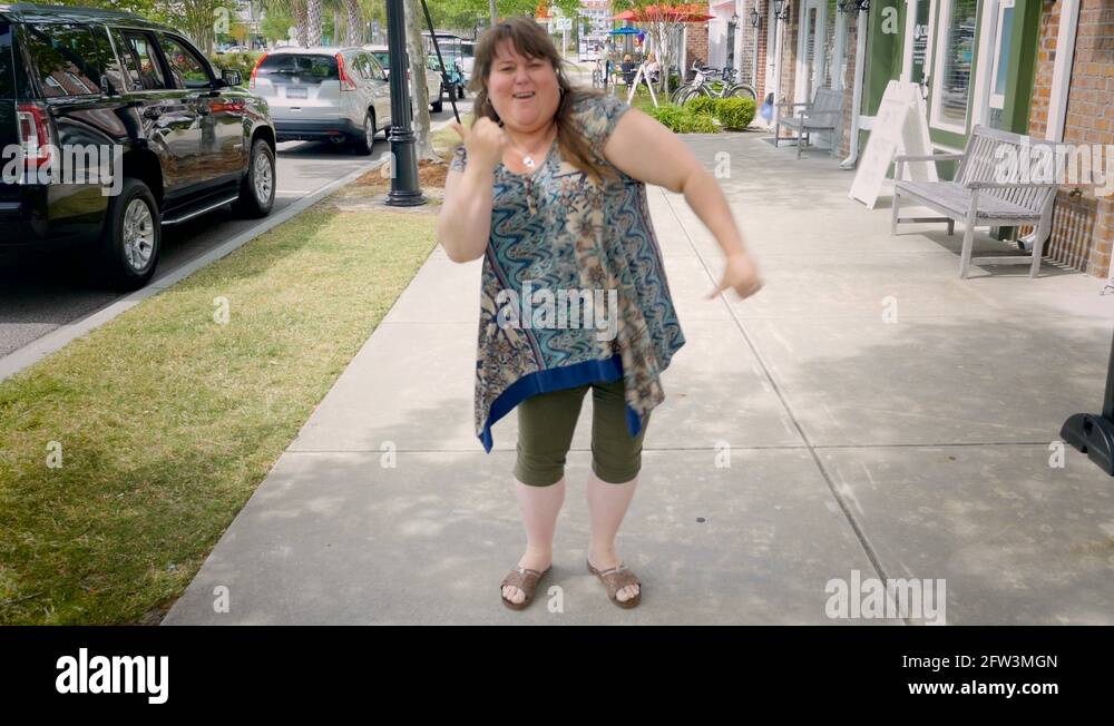 Full figured girl Stock Videos & Footage - HD and 4K Video Clips - Alamy