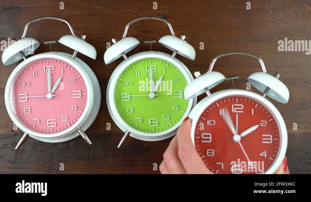 Wood zone clocks Stock Videos & Footage - HD and 4K Video Clips - Alamy