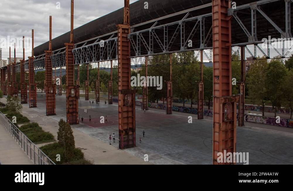 Parco dora Stock Videos & Footage - HD and 4K Video Clips - Alamy