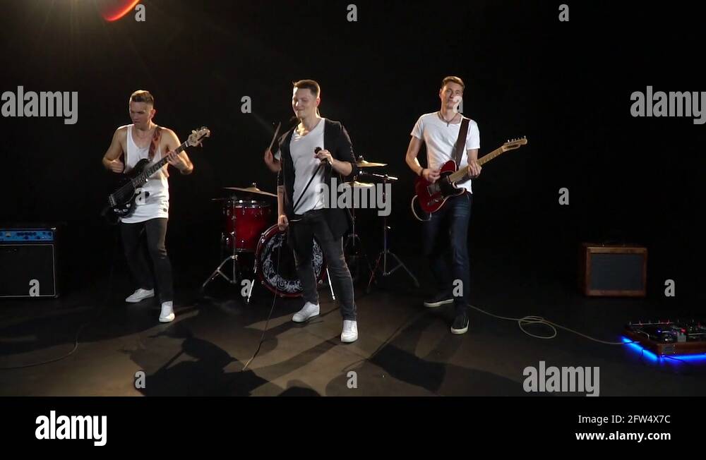 Bass singer Stock Videos & Footage - HD and 4K Video Clips - Alamy