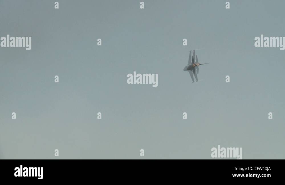 Inverted airplane Stock Videos & Footage - HD and 4K Video Clips - Alamy