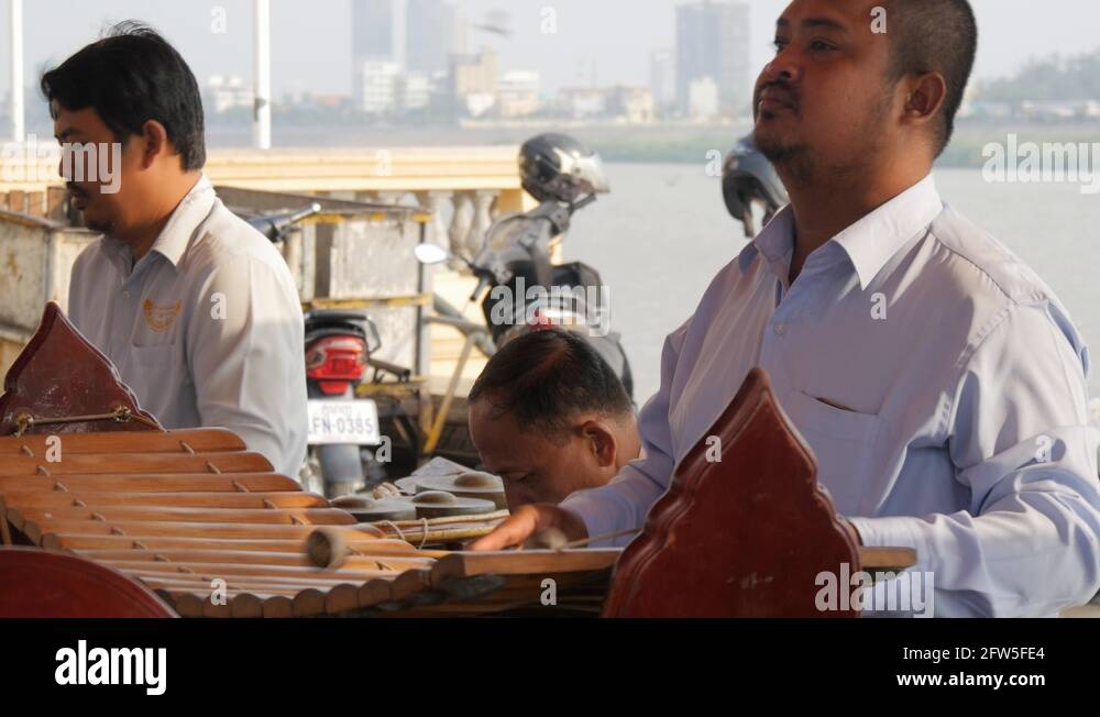 Xylophone asia Stock Videos & Footage - HD and 4K Video Clips - Alamy