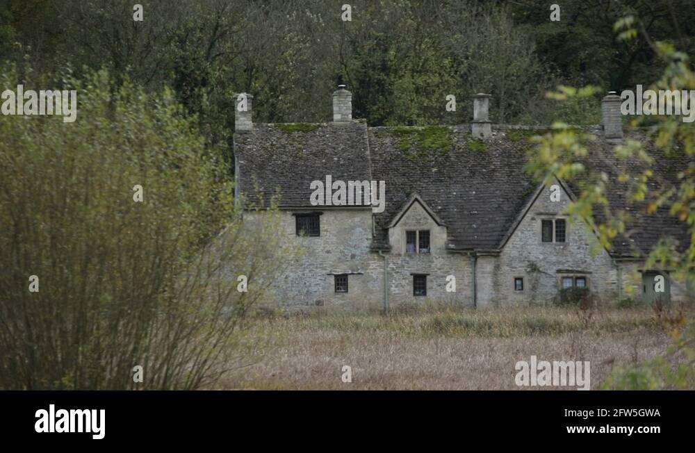 Cottages rural Stock Videos & Footage - HD and 4K Video Clips - Alamy