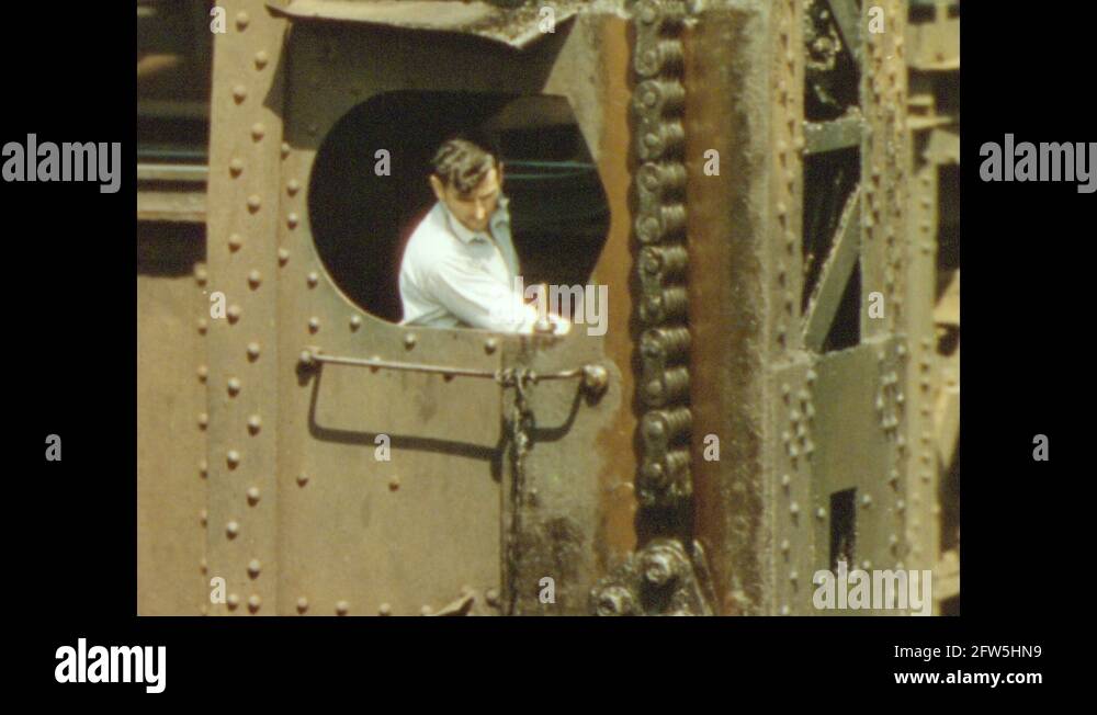 Grab crane driver Stock Videos & Footage - HD and 4K Video Clips - Alamy