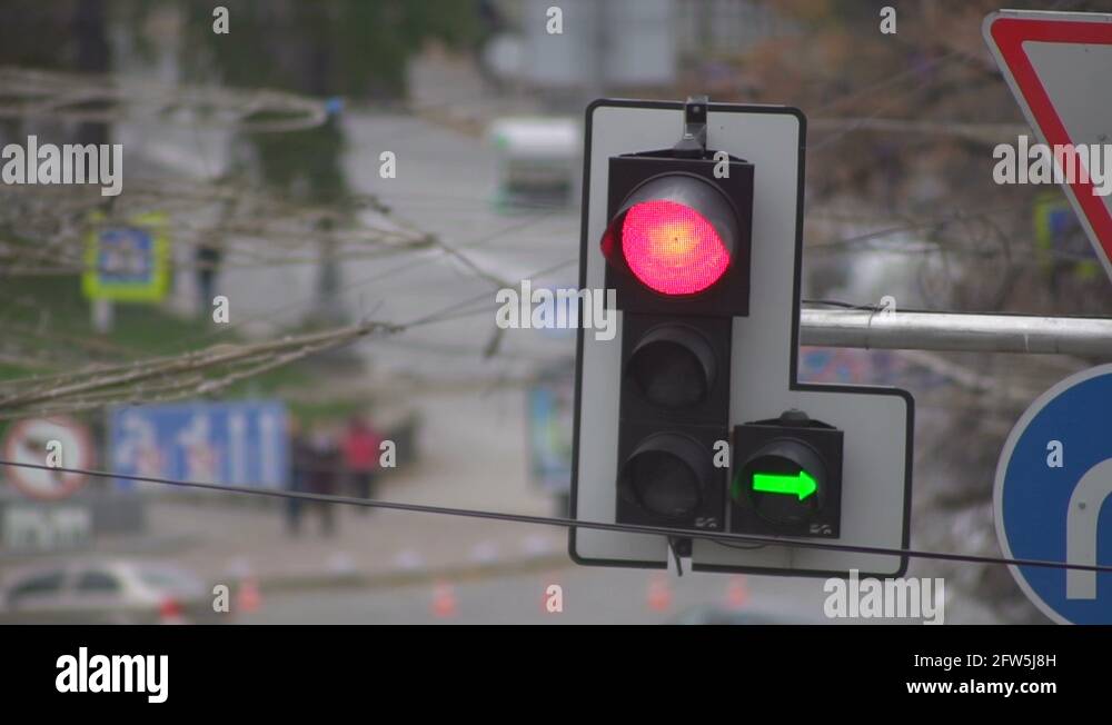 Red traffic light lights Stock Videos & Footage - HD and 4K Video Clips ...