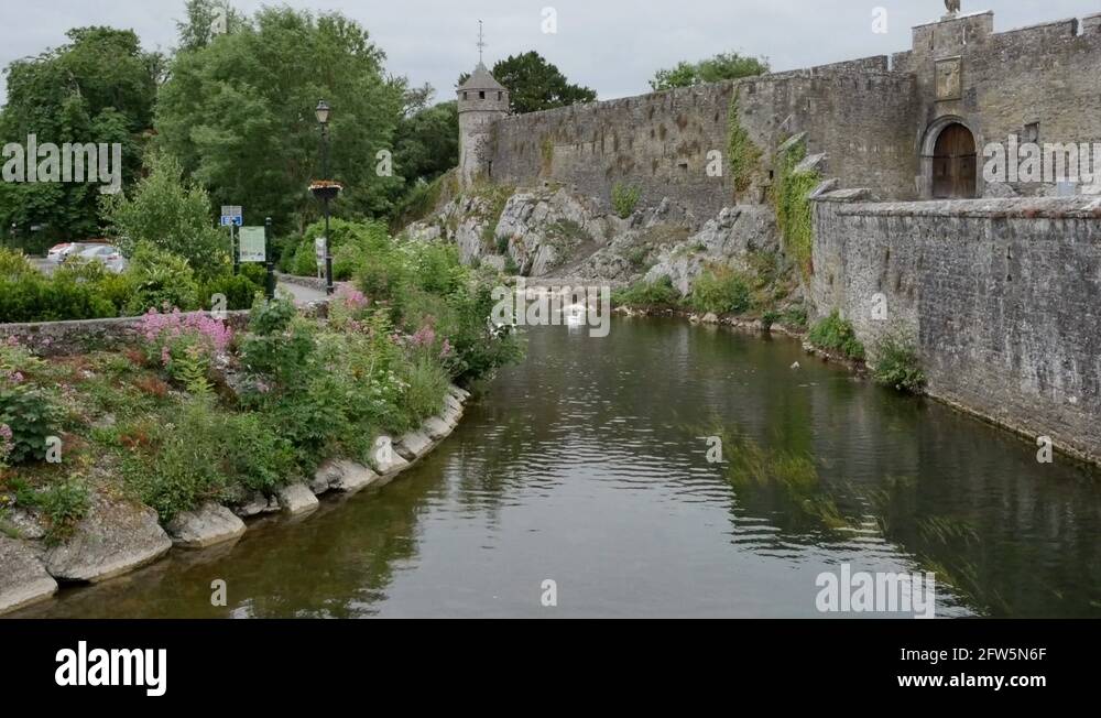 Cahir castle Stock Videos & Footage - HD and 4K Video Clips - Alamy