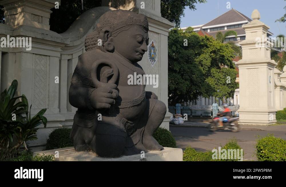 Javanese statue Stock Videos & Footage - HD and 4K Video Clips - Alamy