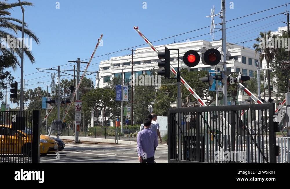 Rail crossing gate Stock Videos & Footage - HD and 4K Video Clips - Alamy