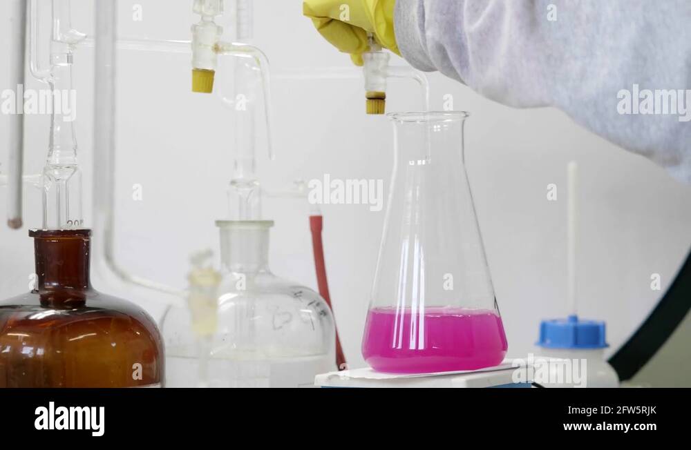 Titration equipment Stock Videos & Footage - HD and 4K Video Clips - Alamy