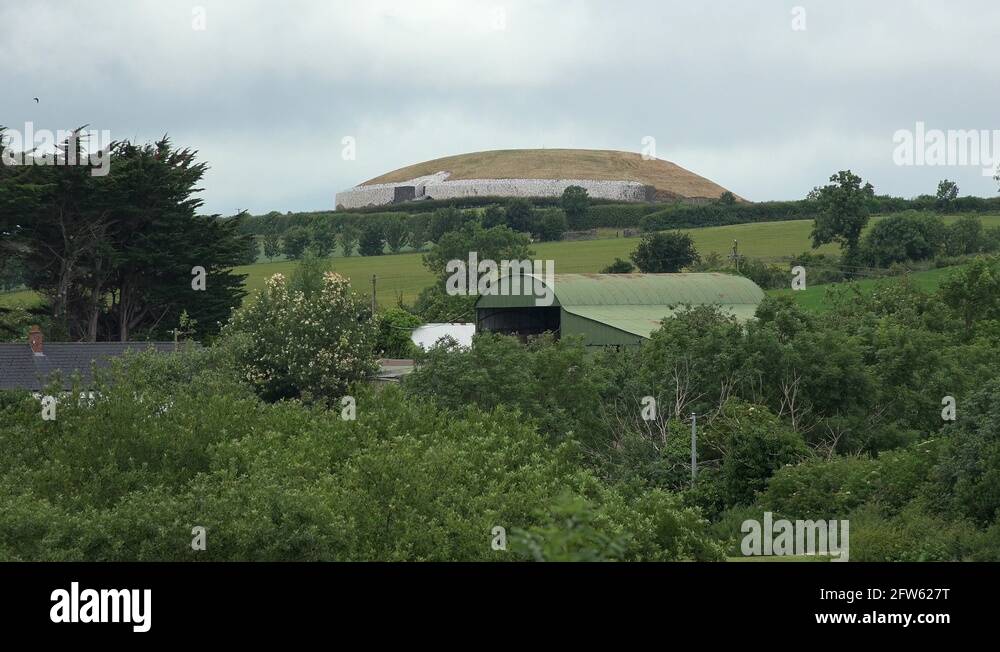 Neolithic passage tomb of newgrange Stock Videos & Footage - HD and 4K ...
