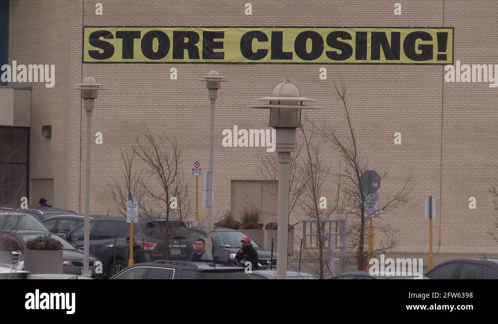 Store closing mall Stock Videos & Footage - HD and 4K Video Clips - Alamy
