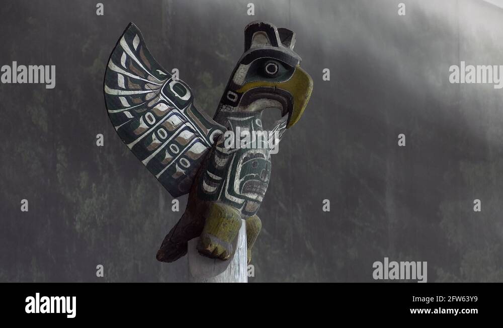 Totem pole native american bear Stock Videos & Footage - HD and 4K ...