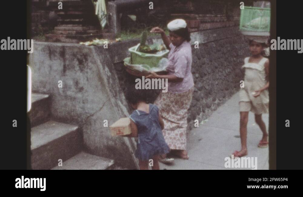 Bemo indonesia Stock Videos & Footage - HD and 4K Video Clips - Alamy