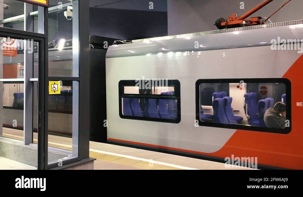 Train circle Stock Videos & Footage - HD and 4K Video Clips - Alamy