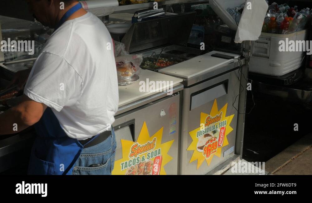 Mexican Street Taco Stand outdoor kitchen Stock Video Footage - Alamy