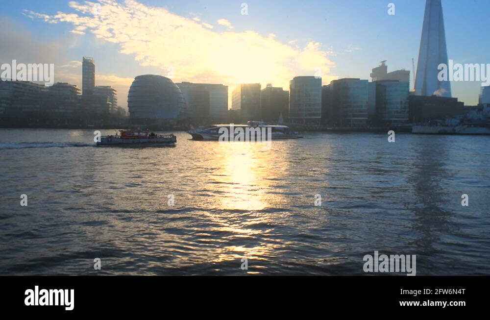 Light reflection on thames Stock Videos & Footage - HD and 4K Video ...