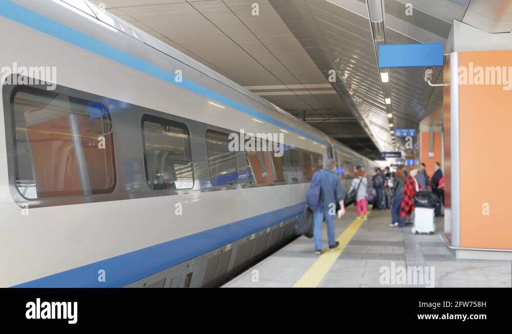 Cross rail line Stock Videos & Footage - HD and 4K Video Clips - Alamy