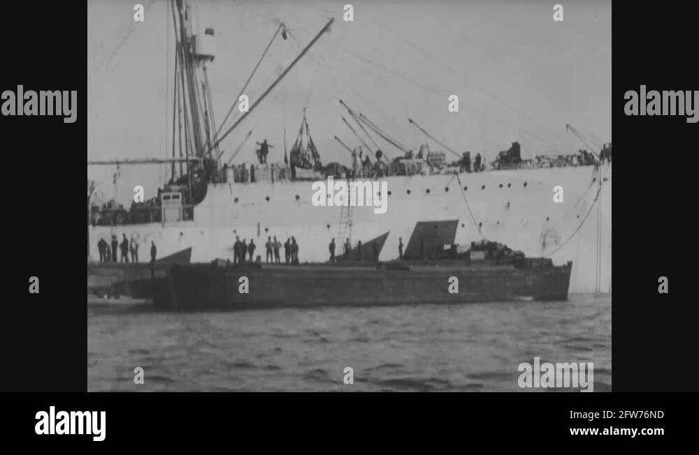 Lighter barge Stock Videos & Footage - HD and 4K Video Clips - Alamy