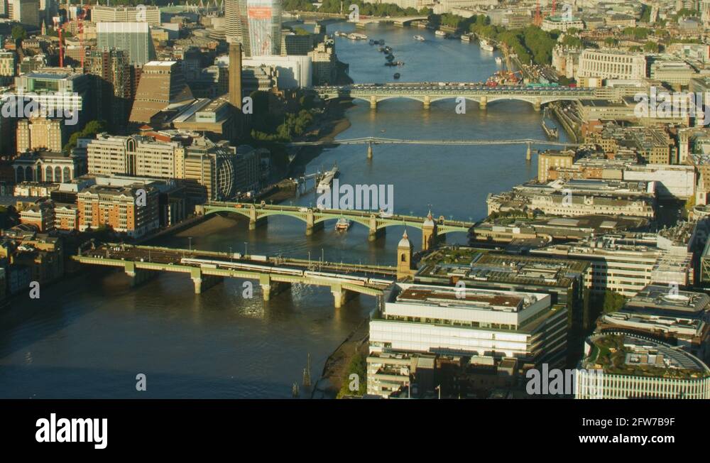 River thames bridges Stock Videos & Footage - HD and 4K Video Clips - Alamy